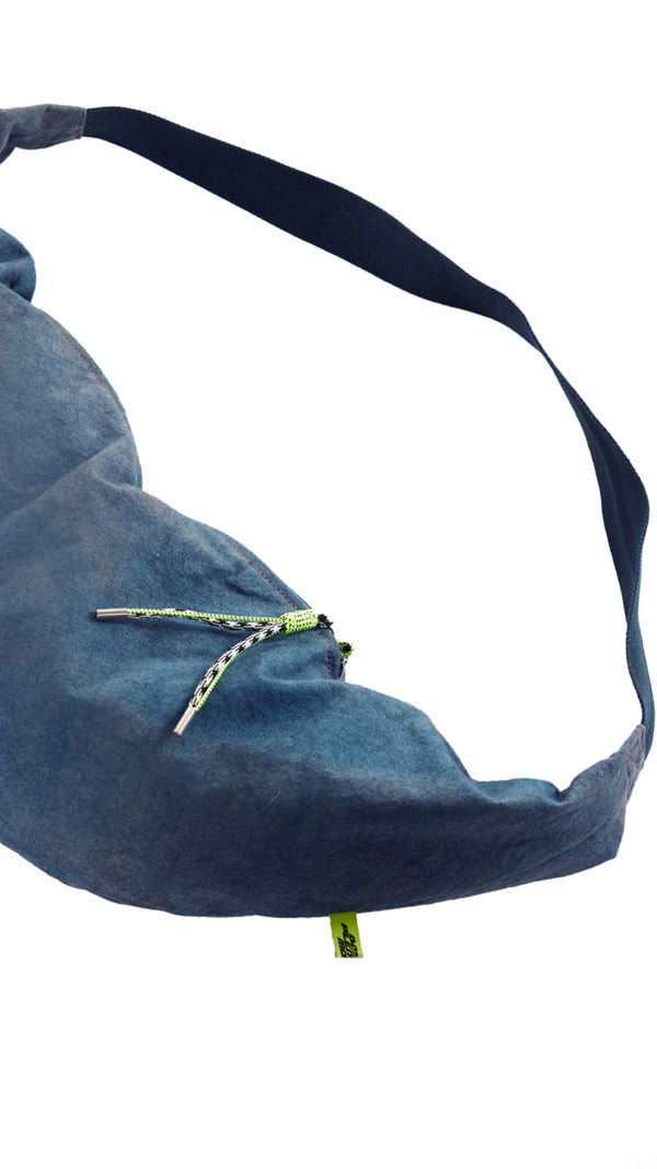 WEEKENDER SLING BAG - Basic Pleasure Mode